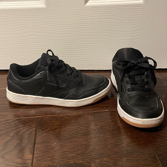 Reebok | Shoes | Reebok Memory Tech Womans Sneaker | Poshmark